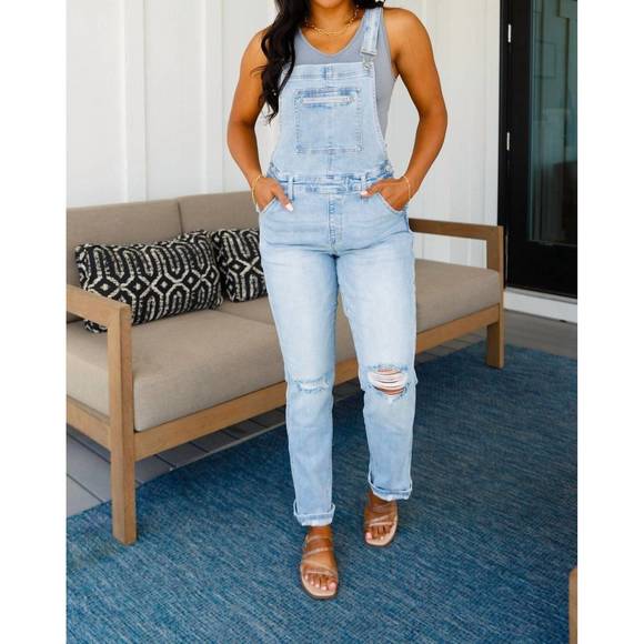 Judy Blue | Jeans | New Judy Blue Annabelle Distressed Straight Leg ...
